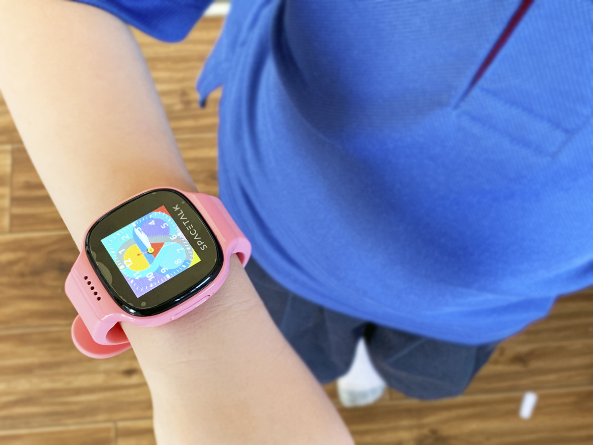 Spark Has Released A SmartWatch For Kids, And It's Insane - Happy Mum ...